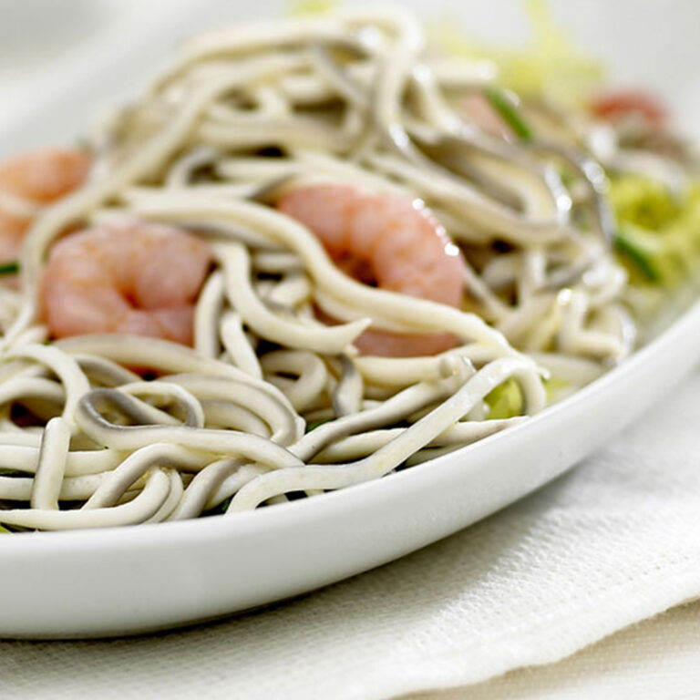 Micro ensalada de gulas y gambas – Escuela Vienacapellanes